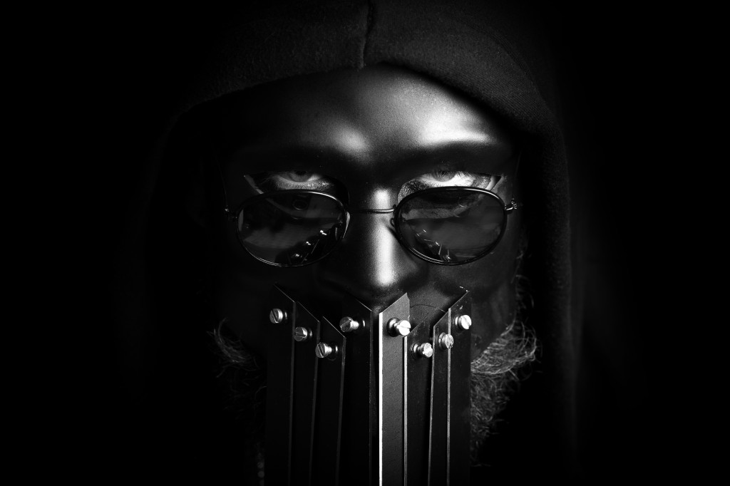 Rasar carbunii pe obraji! - Flavius NeamciucFlavius Neamciuc